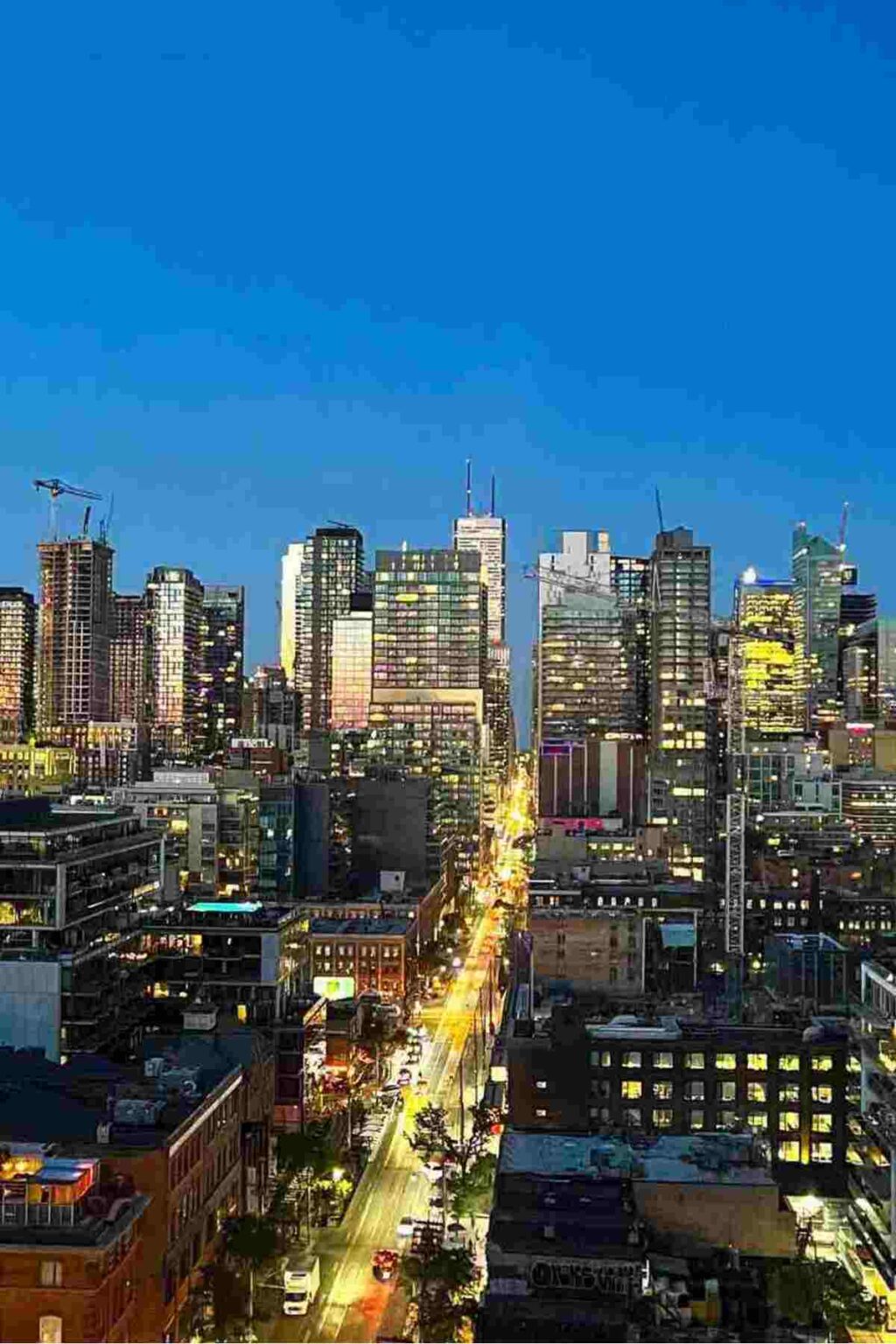 15 Best Places to See in Toronto - amazingtravellife.com